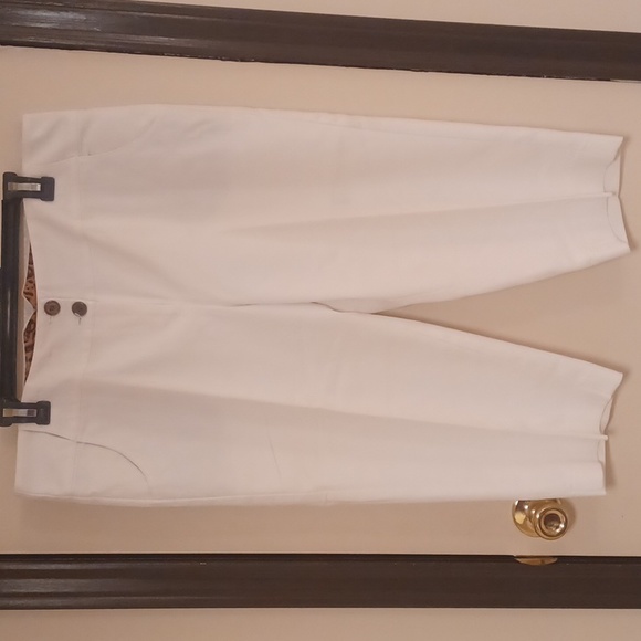 Cato | Pants & Jumpsuits | Cato White Capris | Poshmark